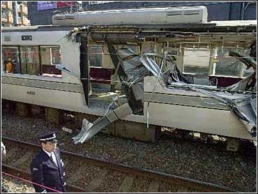 4 Dead, 33 Hurt In Tokyo Subway Mishap - CBS News