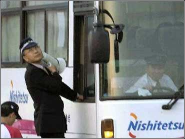 One Dead In Japan Bus Hijacking - CBS News