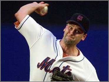 Mets Re-Sign Reed - CBS News