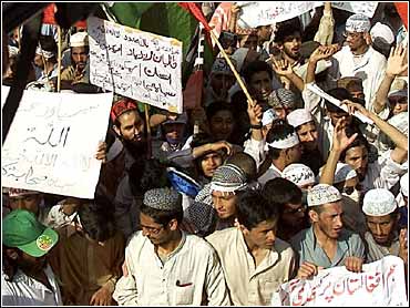 On The Scene: In Pakistan - CBS News