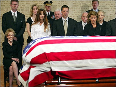 Quiet Moments With A Fallen Chief - CBS News