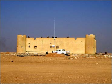 U.S. Building Forts On Iraq Border - CBS News