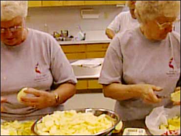 Pie Ladies Make A Difference - CBS News