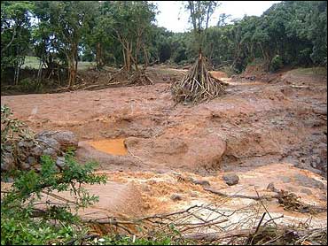 One Killed As Hawaiian Dam Bursts - CBS News