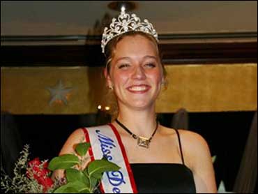 Beauty Queen Text-Messaging When Hit - CBS News