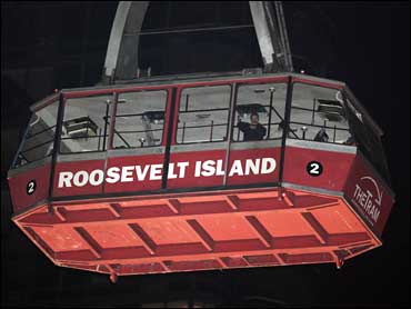 Daring High-Wire Rescue In New York - CBS News