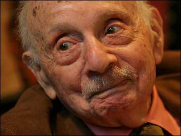 Poet Stanley Kunitz Dies - CBS News