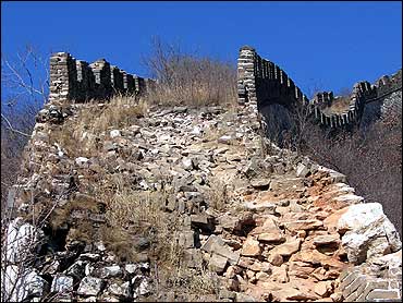 Chinese Gold Diggers Damage Great Wall - CBS News