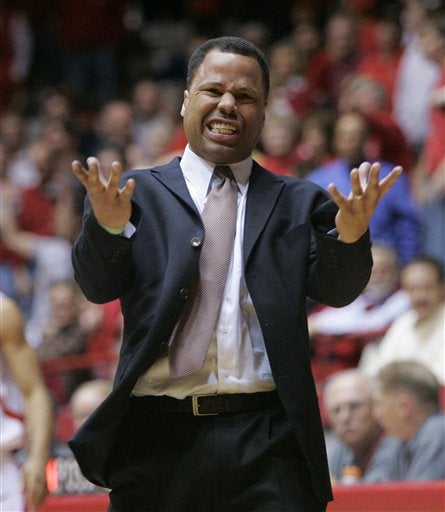 New Mexico's McKay Out At Season's End - CBS News