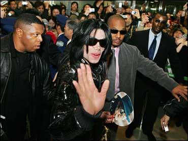 Japan Welcomes Michael Jackson - CBS News
