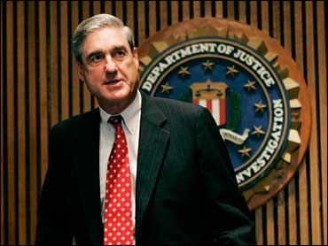 FBI Chief Flying High In Anti-Terror Jet - CBS News