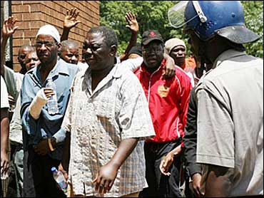 Zimbabwe Rival Leader Allegedly Tortured - CBS News