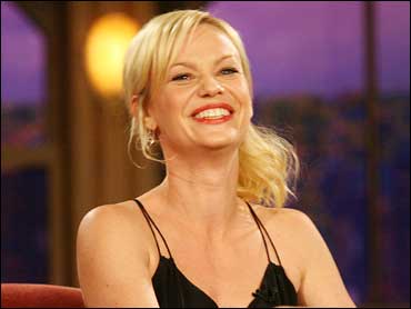 Mathis' Latest Role Has A Message - CBS News