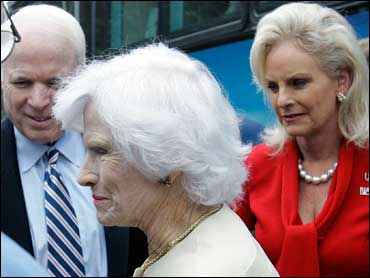 McCain's Mom Joins Him On The Trail - CBS News