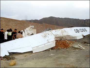 5 French Tourists Die In Peru Plane Crash - CBS News