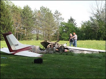 Small Plane Crashes In Ohio, Killing 6 - CBS News