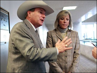 Auto Bailout Is Local Issue, Dealers Plead - CBS News