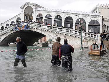 Venice, City Of Water, Faces Rising Floods - CBS News
