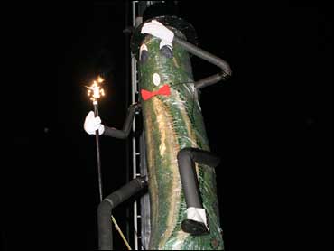 Pickle, Peach, Carp Drops Mark New Year - CBS News