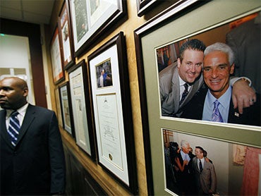 Scott Rothstein Charged with Racketeering - CBS News