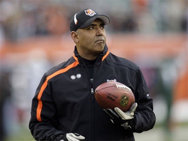 Bengals' Lewis Named NFL Coach of the Year - CBS News