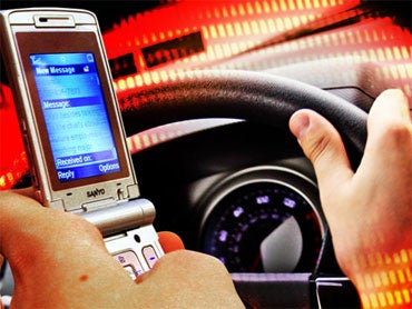 Teens Learn Dangers of Texting-while-Driving - CBS News