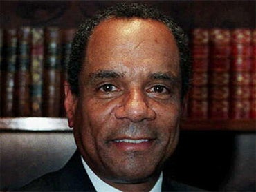 American Express CEO Gets 60% Pay Raise - CBS News