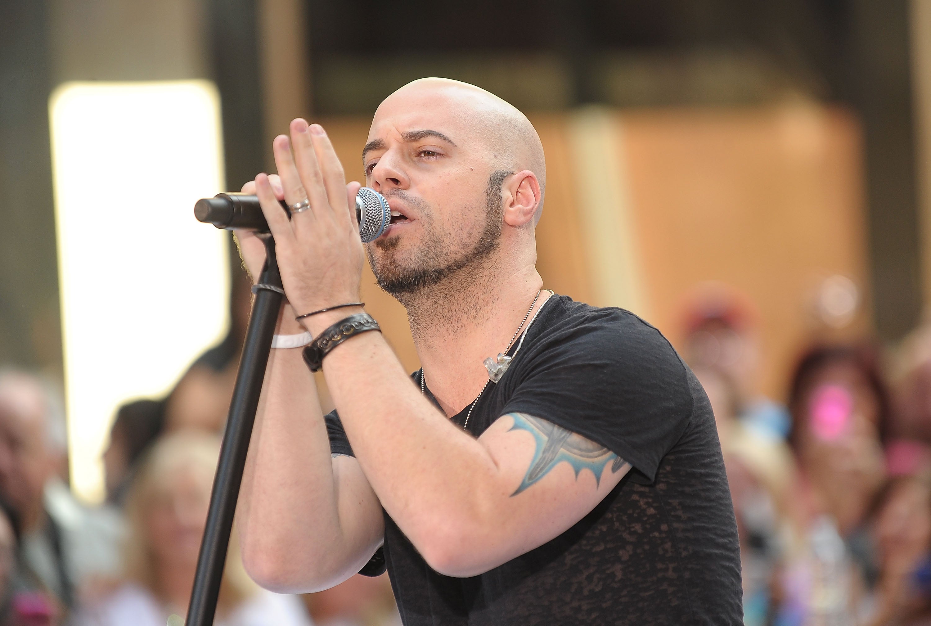 Chris Daughtry Talks Twins in TV Performance - CBS News