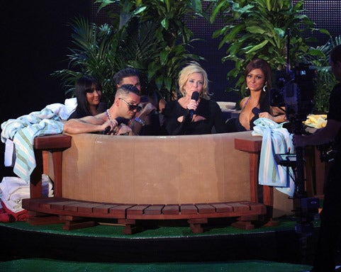 Chelsea Handler: VMA Host Gets Mixed Review - CBS News