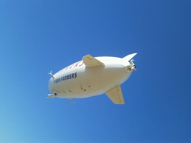 Ohio woman wakes up to blimp in backyard - CBS News