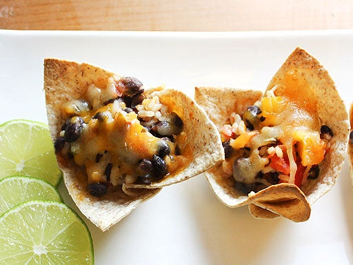 Easy Recipe: 100-Calorie Mini Burrito Bowls by Andrea Methot - CBS News