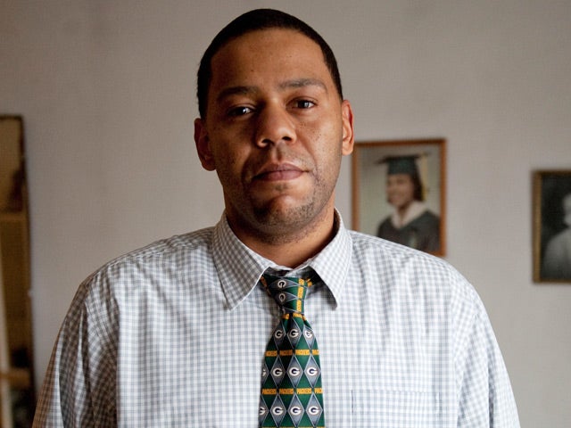 Chicago Car Salesman Fired over Packers Tie - CBS News