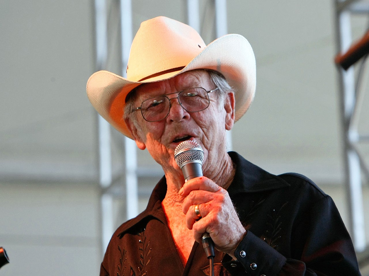 Charlie Louvin Dies at 83 - CBS News