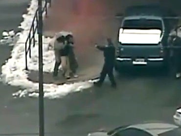 Dramatic Bank Robbery-Gone-Wrong Caught on Tape - CBS News