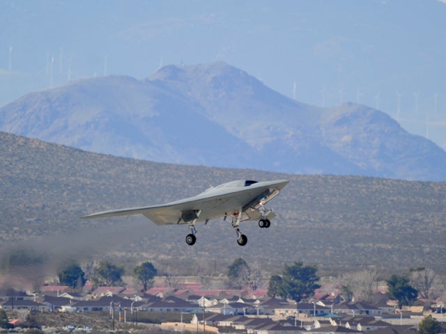 X-47B Unmanned Stealth Bomber's Maiden Flight - CBS News