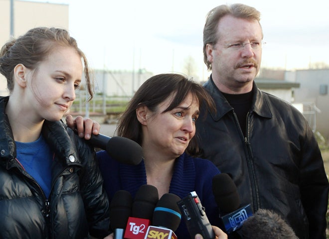 Amanda Knox's Parents: Libel Charge Won't Stop Us - CBS News