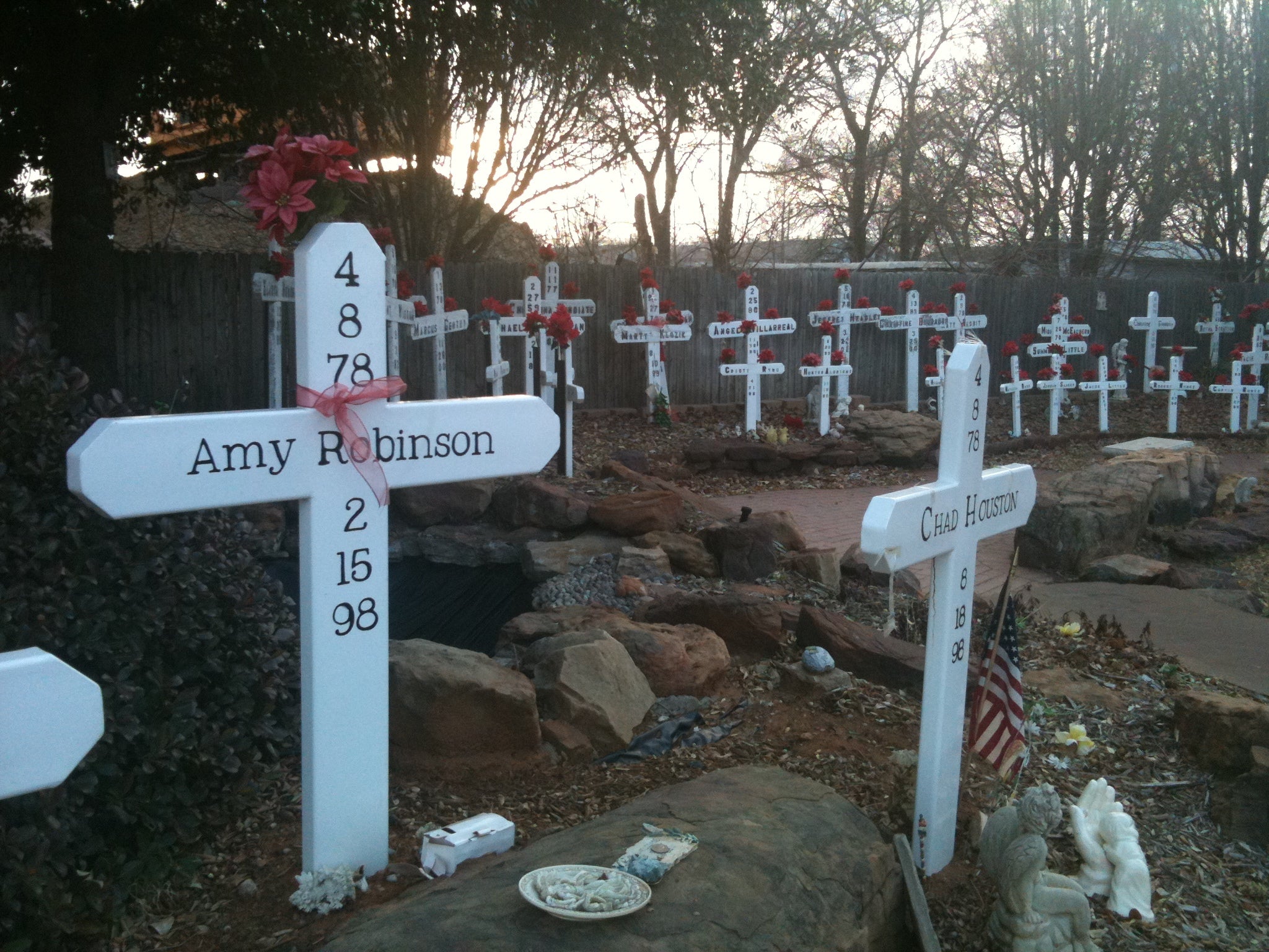 Michael Wayne Hall Executed in Texas for 1998 Torture-Slaying of Mentally Impaired Teen - CBS News