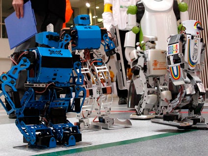 World's first robot marathon opens in Japan - CBS News