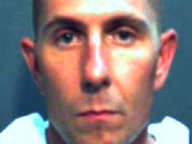 Fla. dad takes 5-year-old on armed robbery spree, say cops - CBS News