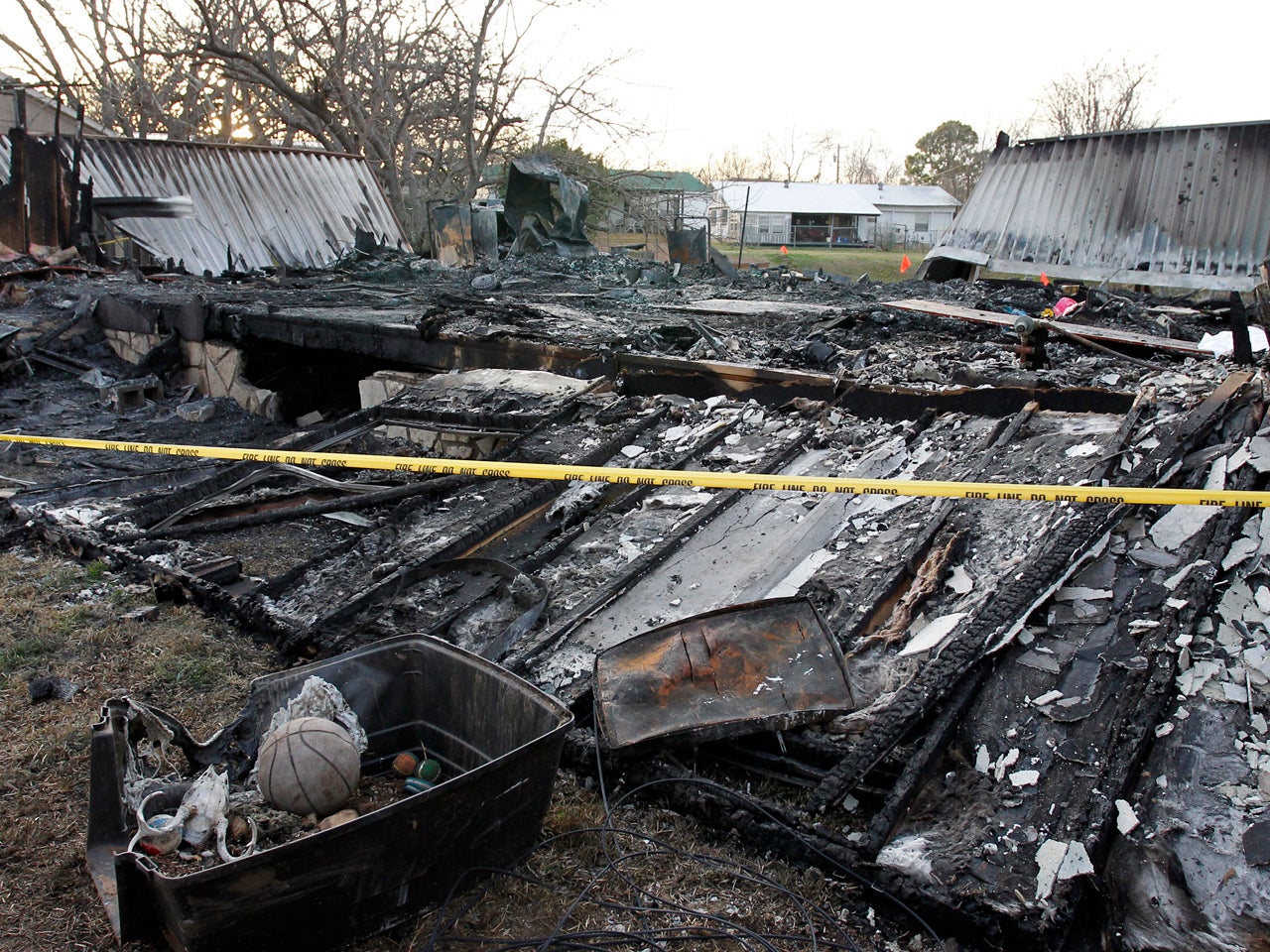 Mobile home party turns tragic, fire kills 6 - CBS News
