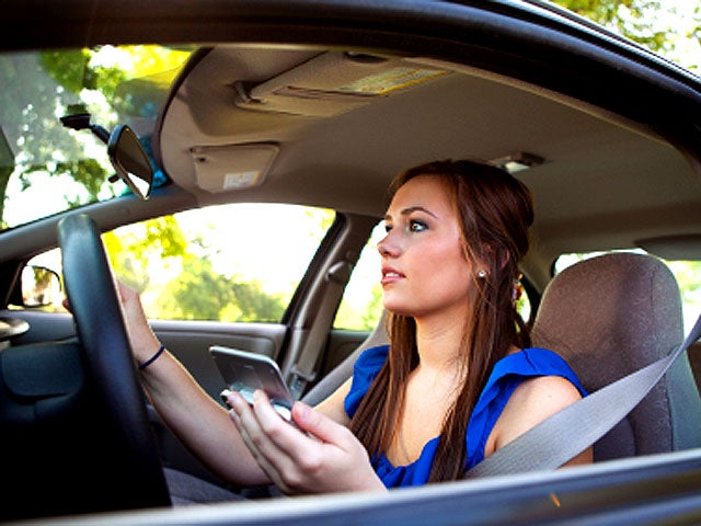 Texting while driving dangerous, study confirms: How dangerous? - CBS News