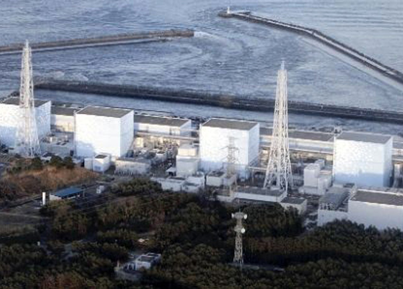 Tokyo in "panic mode" over nuke reactors - CBS News