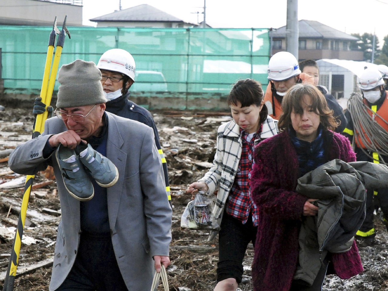 Japan death toll tops 1,400; could reach 10,000 - CBS News