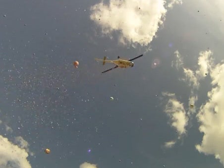 20,000 bouncy balls dropped from a helicopter... for science! - CBS News