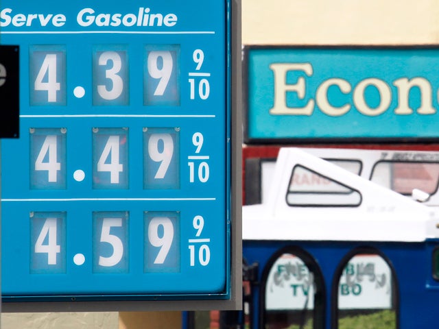 Obama calls on Boehner to follow through on cutting oil subsidies - CBS News