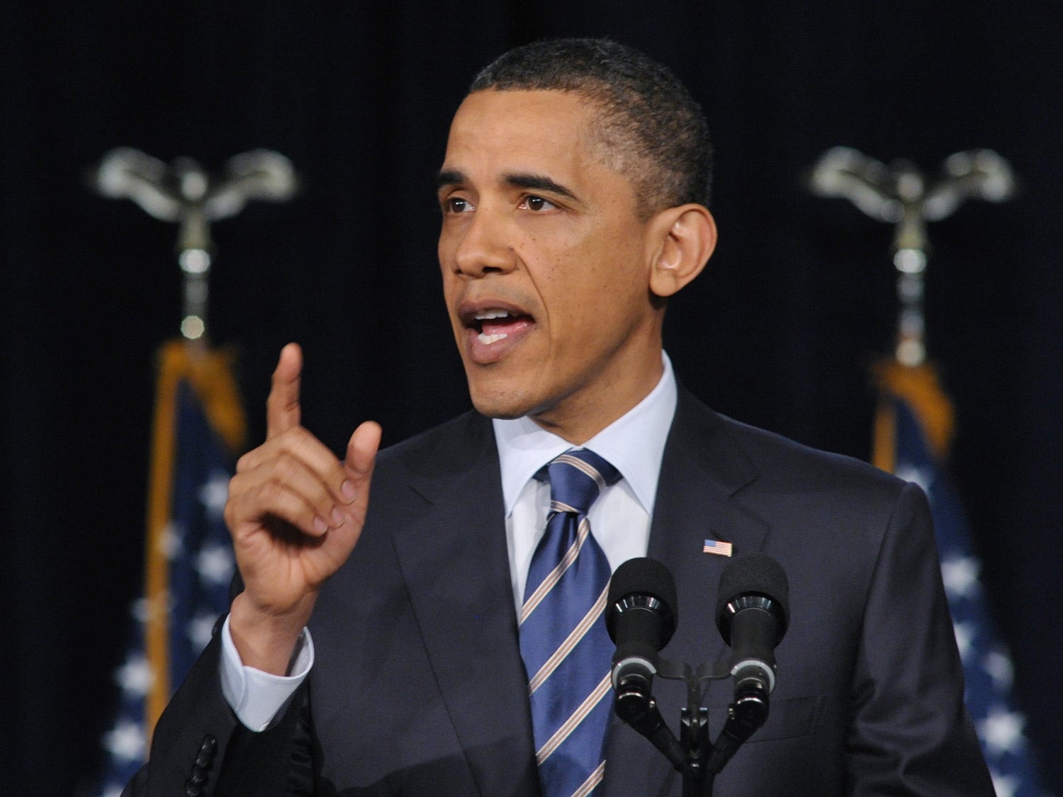 Obama: I was born in Hawaii, lack horns - CBS News
