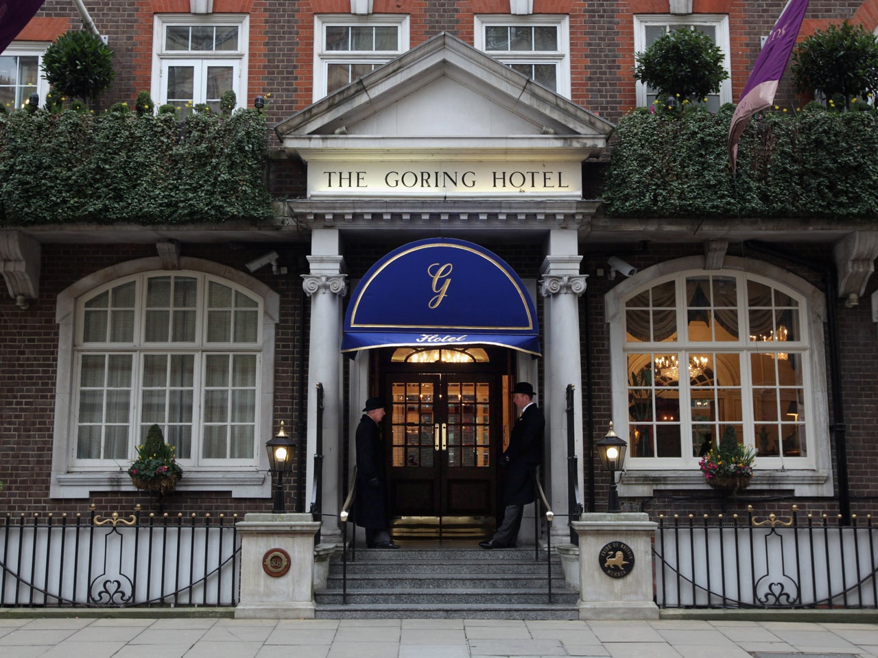 Kate Middleton to stay at Goring Hotel ahead of wedding - CBS News