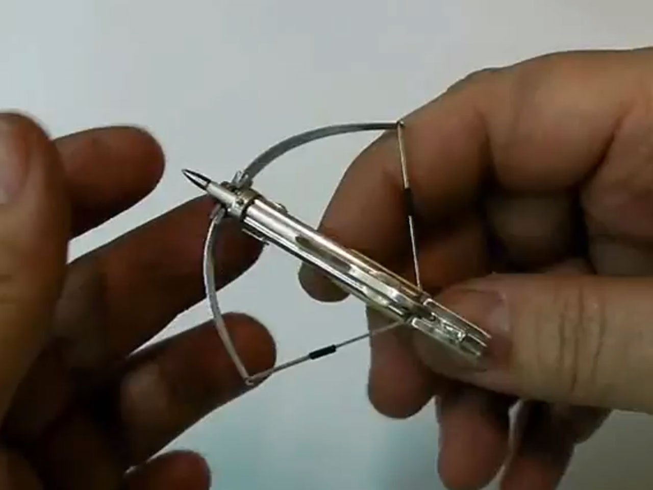 Mini-crossbow: Pint-sized projectile packs punch - CBS News