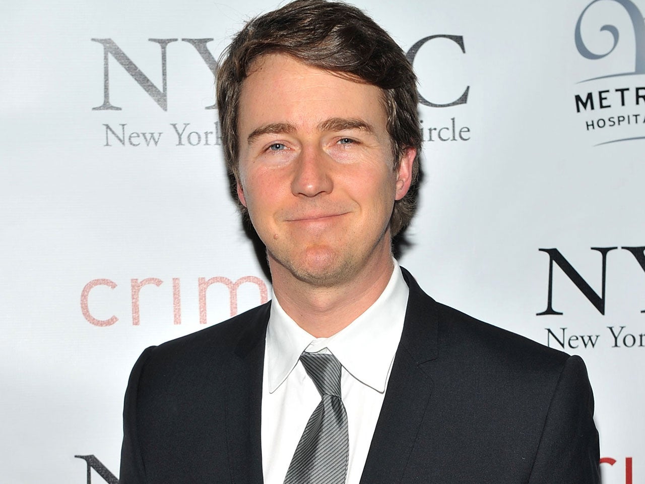 Ed Norton to play "Words With Friends" for charity - CBS News