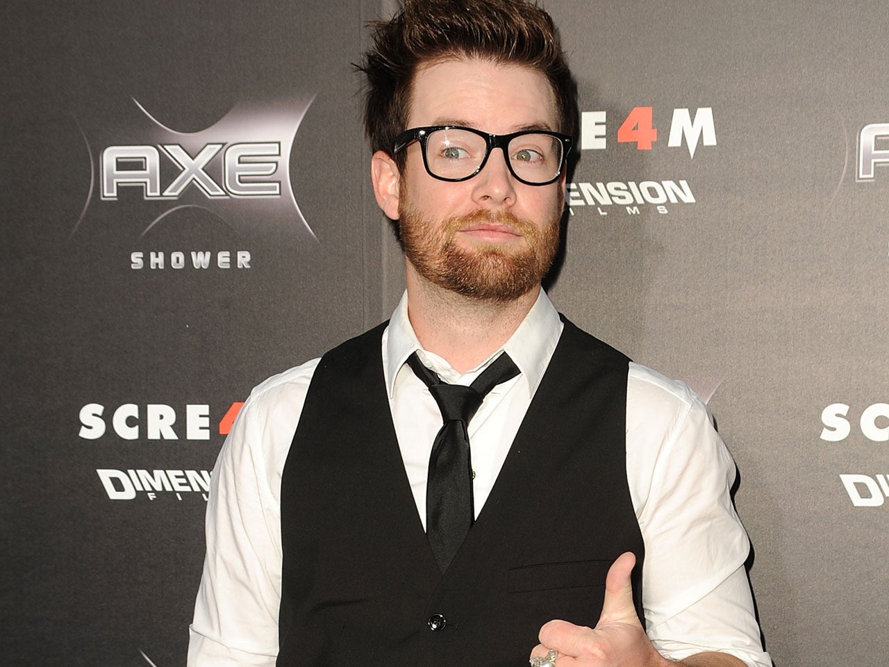 David Cook returns to "American Idol," performs new single - CBS News